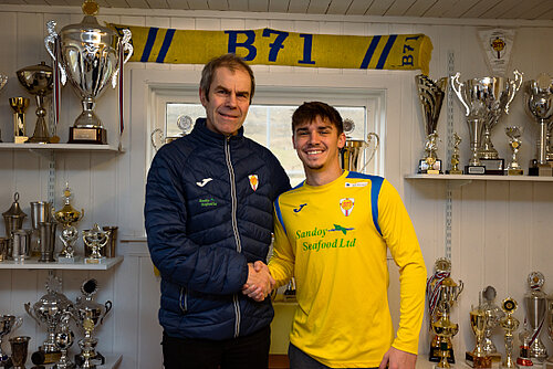 B71 gjørt avtalu við Carter Beck - Sandur